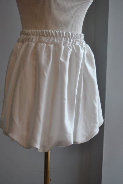 CLEARANCE - WHITE MINI SILKY MINI SKIRT – Le Obsession Boutique