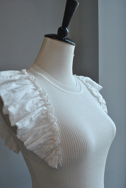 WHITE SIMPLE TOP WITH RUFFLES – Le Obsession Boutique